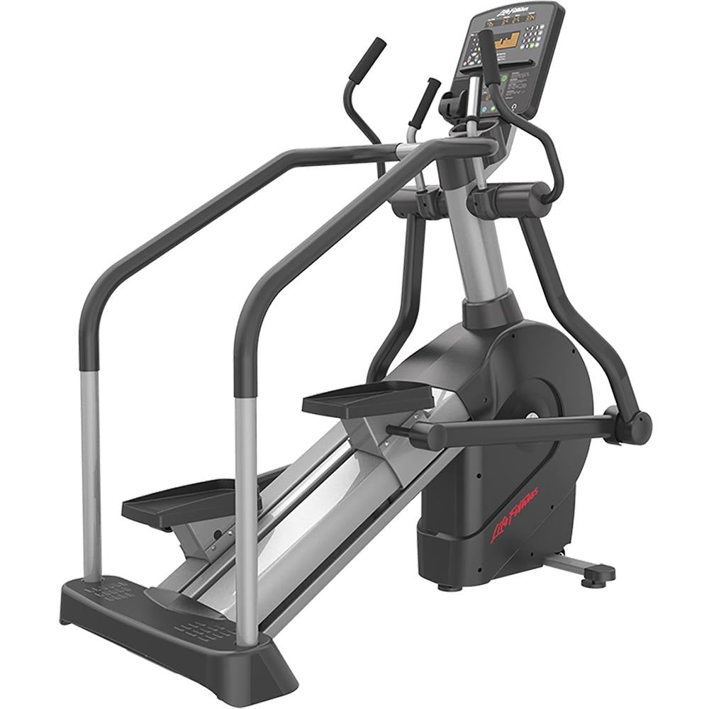 LIFE FITNESS SUMMIT TRAINER CLUB SERIES Gym Academy